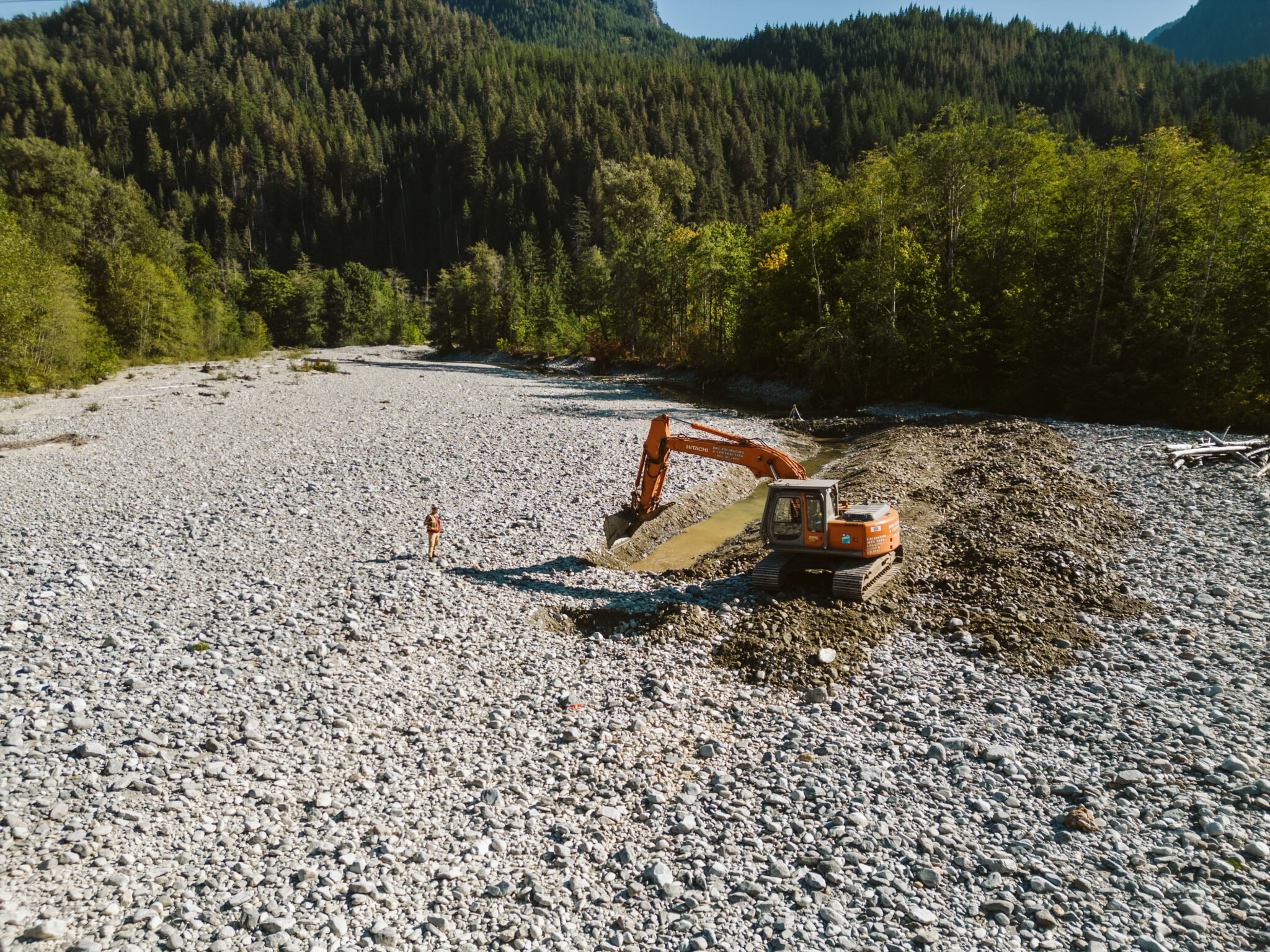 Salmon SWAT Teams Saved Thousands of Fish in Unprecedented Drought Year ...